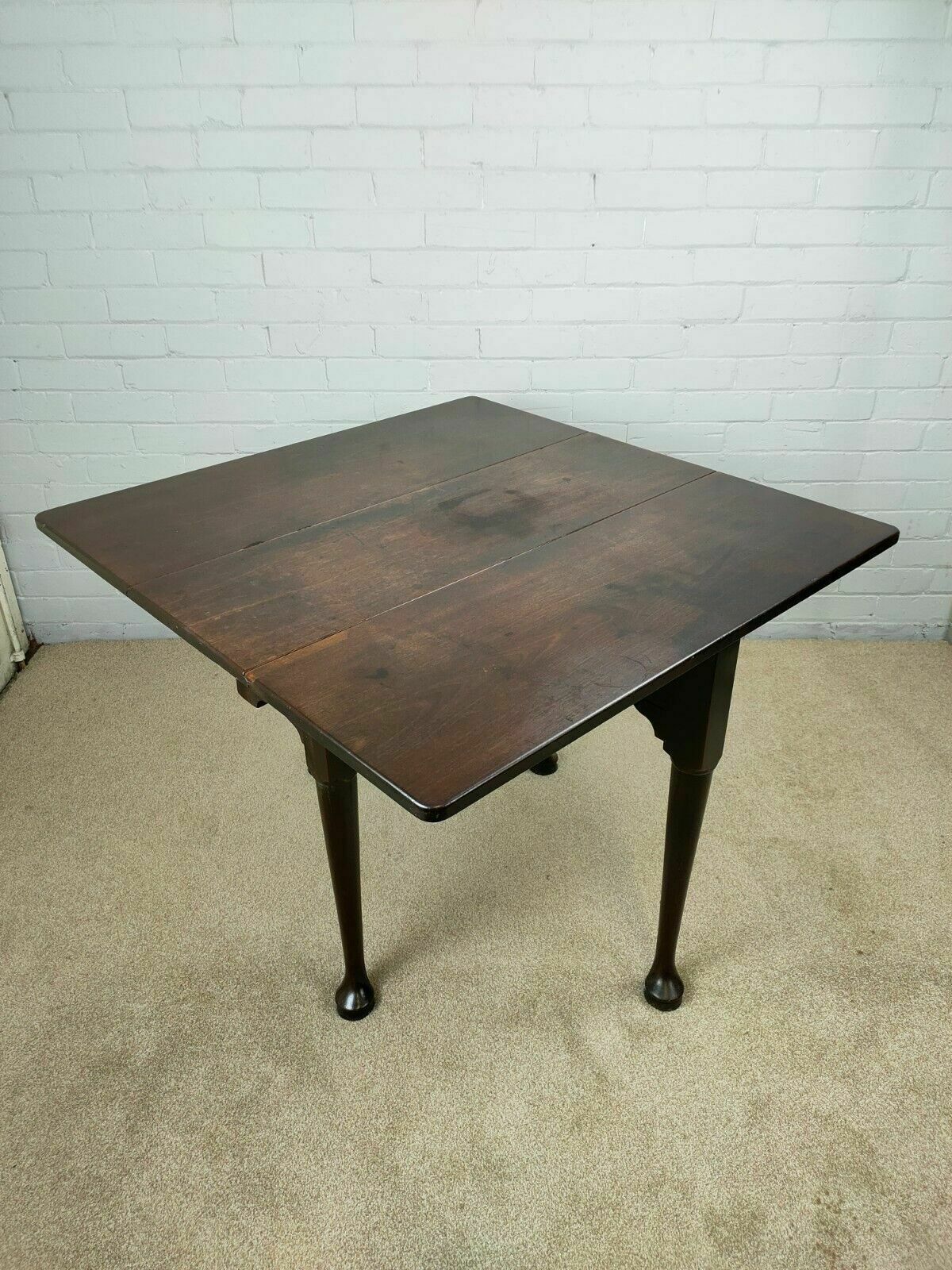 18th Century Red Walnut Rectangular Drop Leaf Table | Vinterior