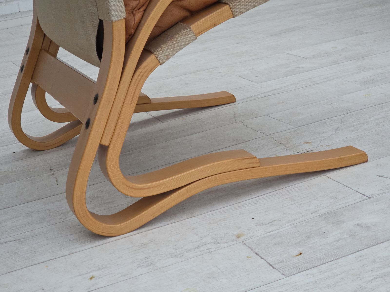 Jaren 1970, Noorse Fauteuil, Model "Kengu", Meubelsleder. | Vinterior