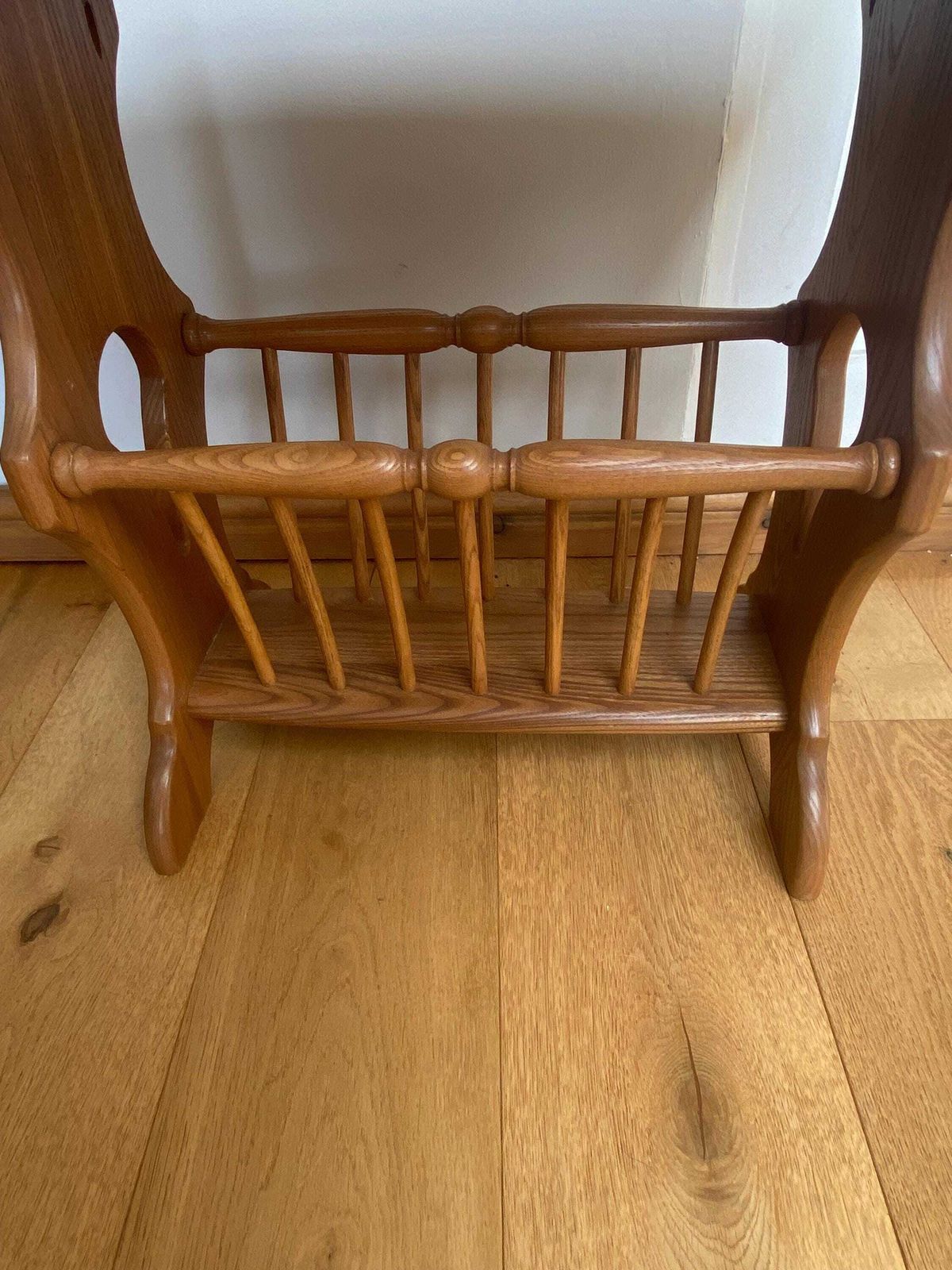 Ercol Model 974 Side Table And Magazine Rack | Ercol | Vinterior