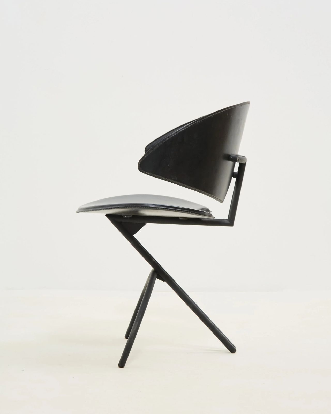 Sculptural Side Chairs | Vinterior