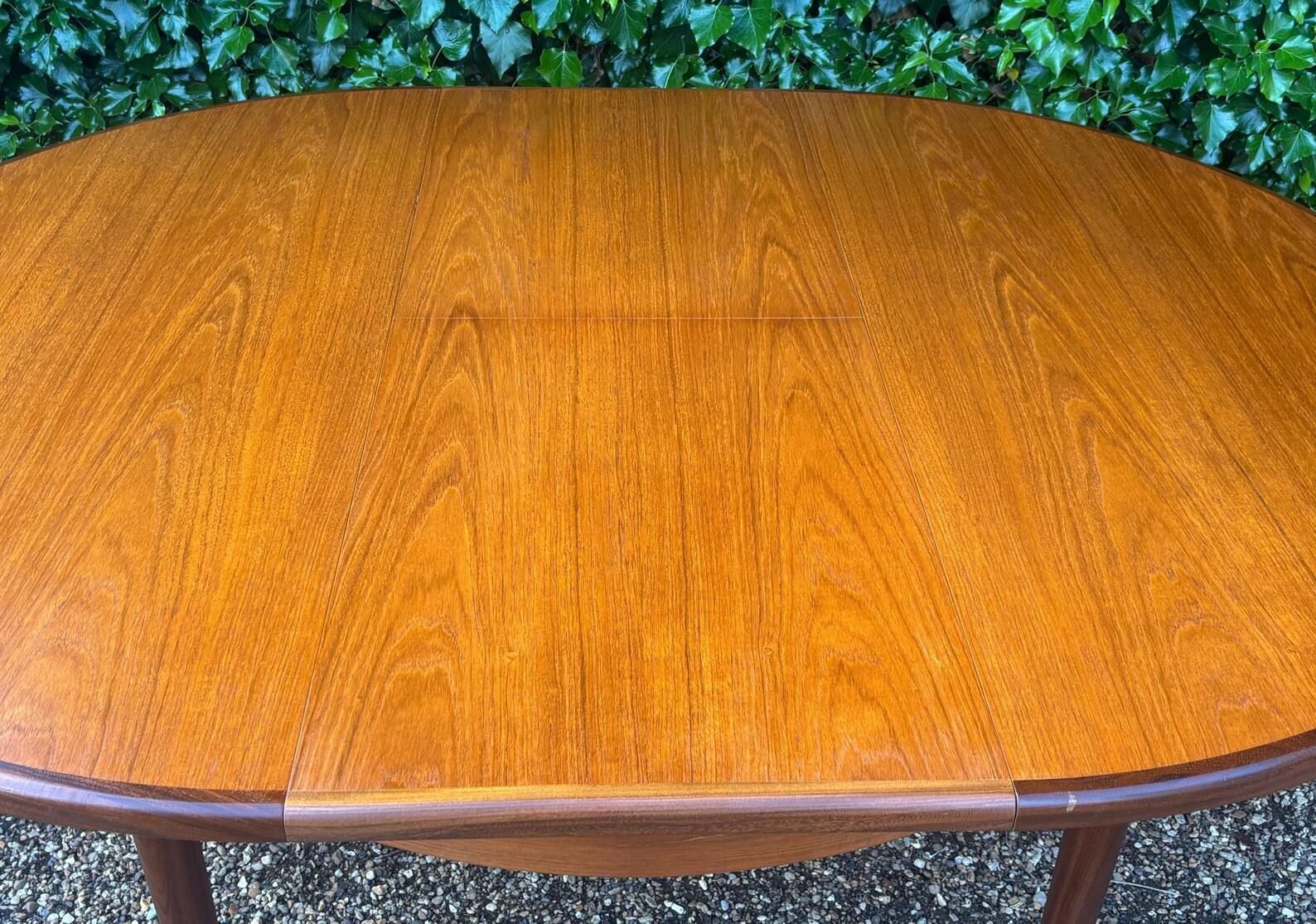 Vintage G Plan Circular Extendable Dining Table | G Plan | Vinterior