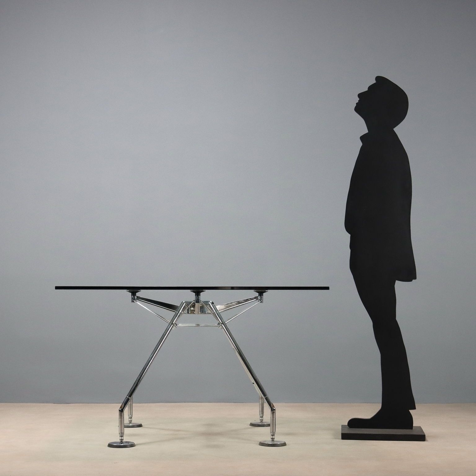Tecno Nomos Table Vintage Design Norman Foster 1990s | Vinterior