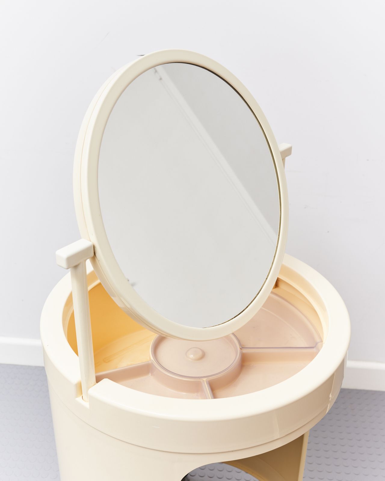 Vintage Iconic Metamorphic 'Silvi' Vanity Set By Studio Kastilia Italy ...