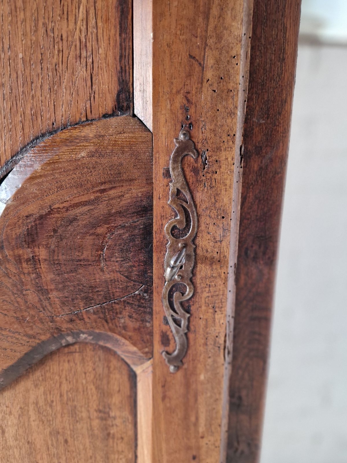 Antique French Armoire Cupboard | Vinterior