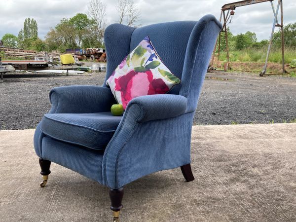 A Fine Vintage Parker Knoll Armchair | Vinterior