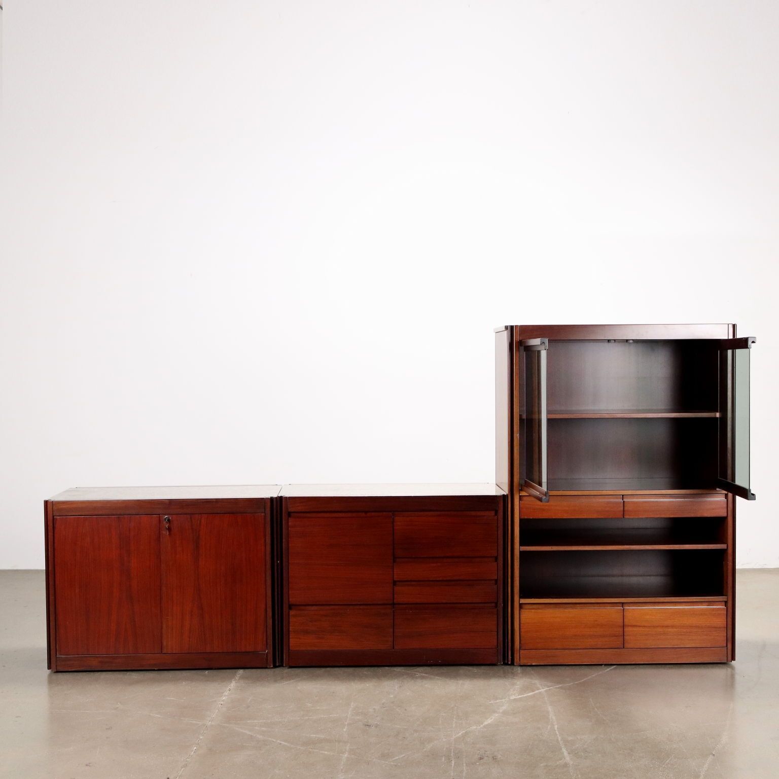 Molteni 4d Cabinets Vintage Design A. Mangiarotti 1970s | Vinterior