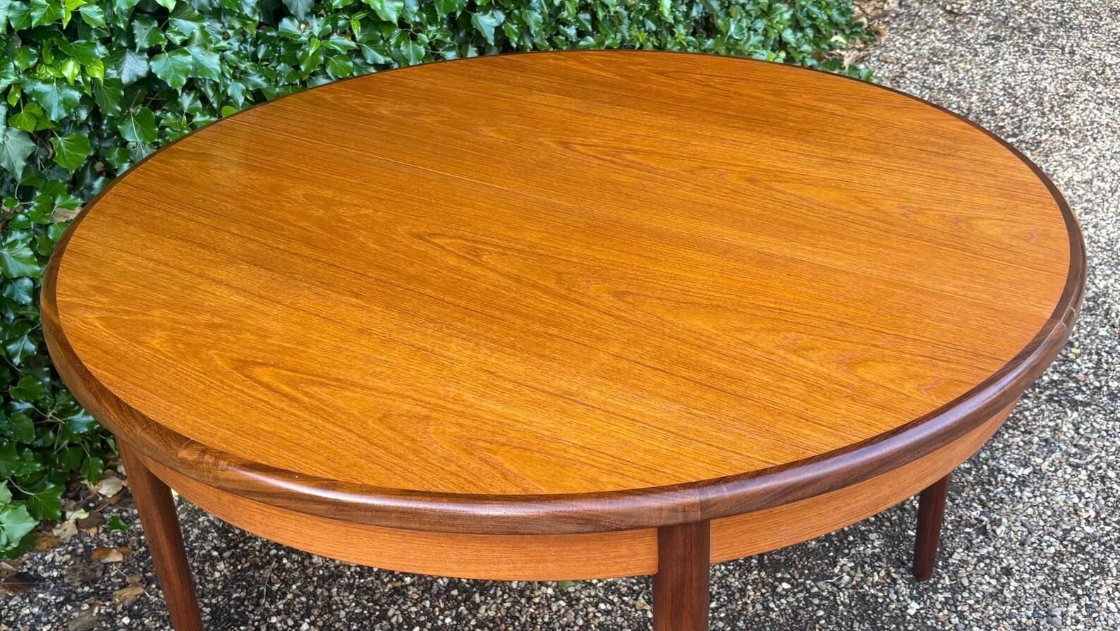 Vintage G Plan Circular Extendable Dining Table | G Plan | Vinterior