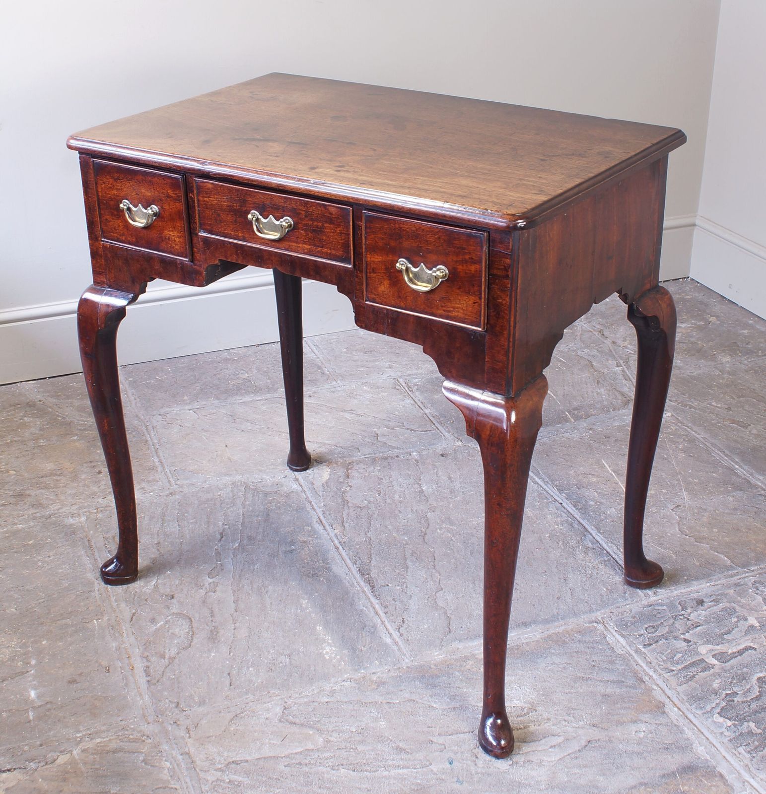 Mid 18th Century English George II Mahogany Lowboy | Vinterior
