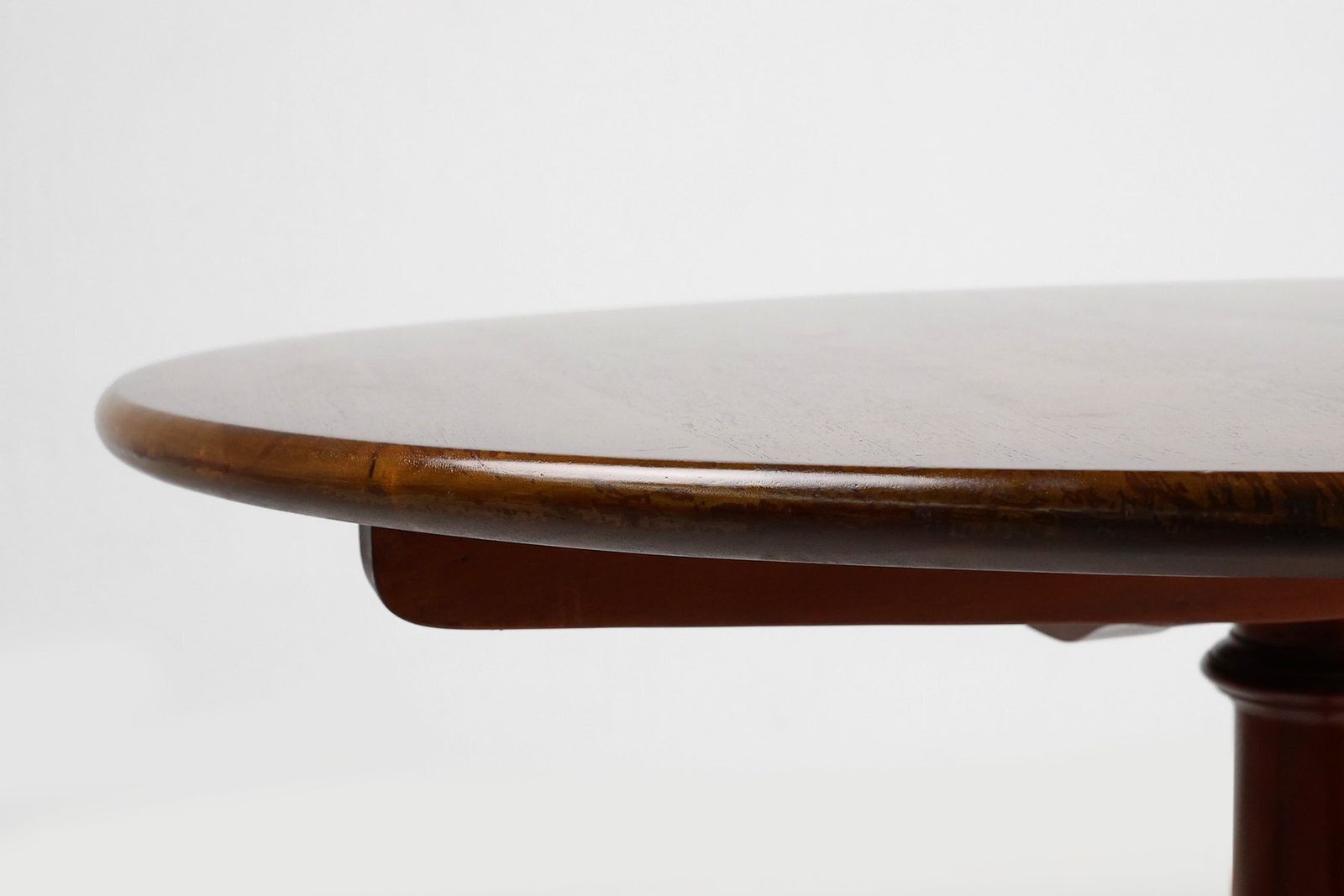 Vintage English Round Tilt Top Table In Cherry, 1950s | Vinterior