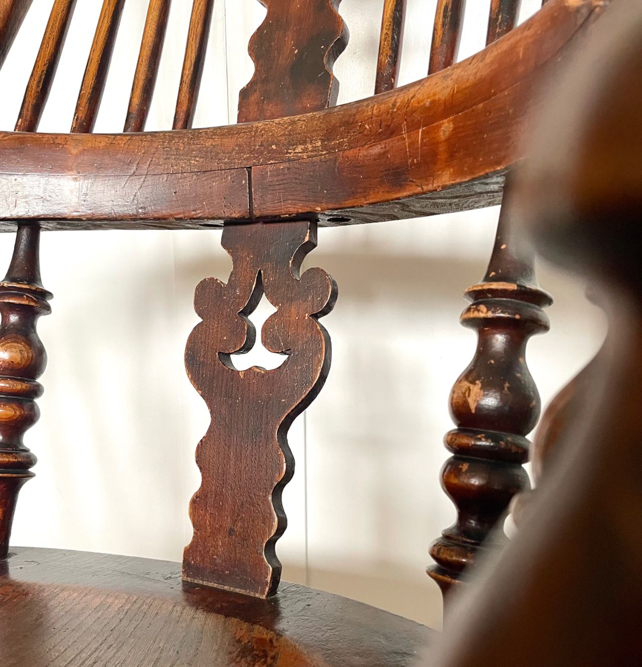 Antique Smoker's Bow Broad Arm Windsor Back Chair | Vinterior