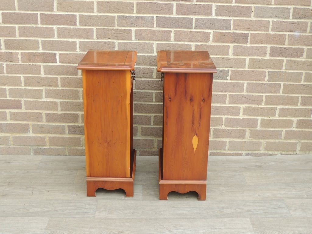 Pair Of Burr Bedside Tables, 1980s | Vinterior