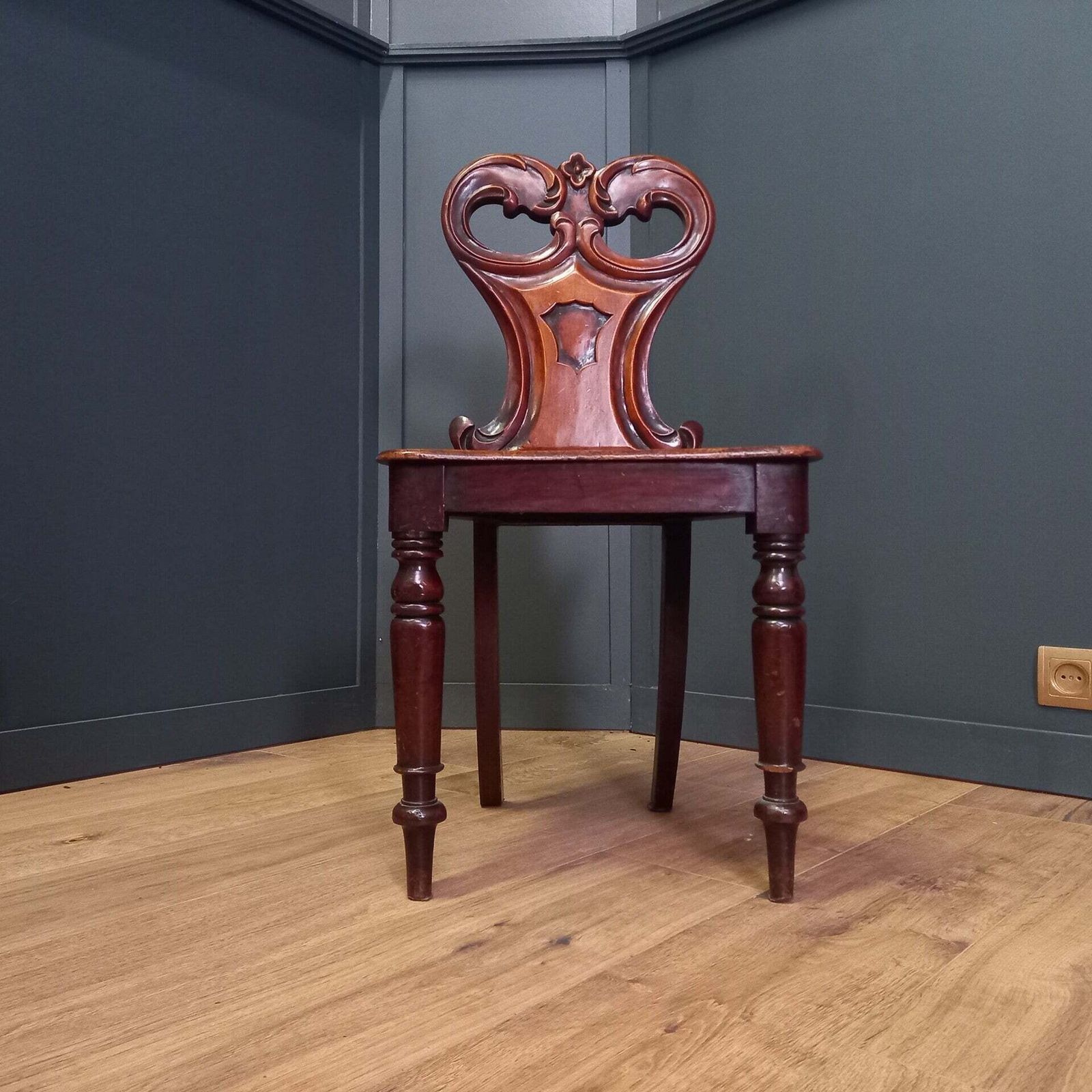 Antique English Hall Chair, 1800s | Vinterior