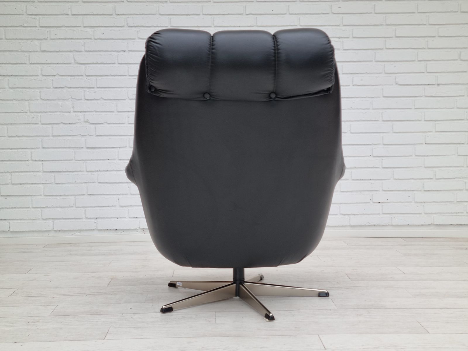 Vintage Deense Draaifauteuil In Leer, Jaren 1970 | Vinterior
