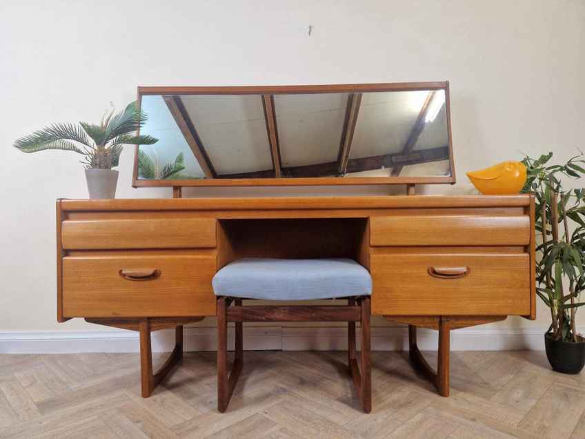 danish dressing table